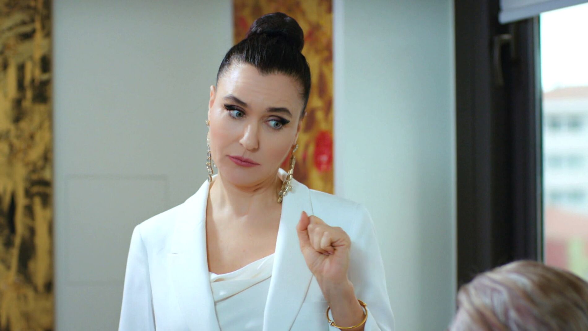 Ender le da una lección a Sahika: descubre cómo ayudó a Hasan Ali y le ...